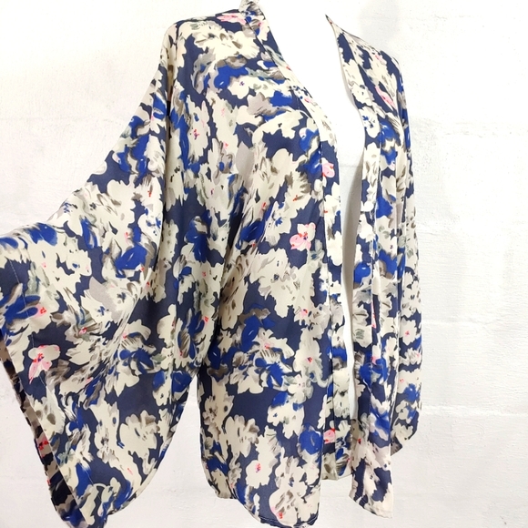 sim & sam | Tops | Sim Sam Floral Kimono Throw On 276 | Poshmark